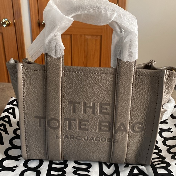 Marc Jacobs | Bags | Marc Jacobs Leather Small Tote In Cement Brand New ...